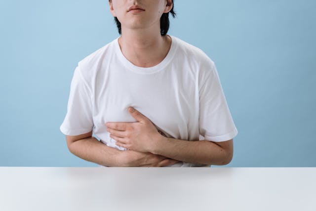 Lower Back Pain and Nausea: Connection and How to Find Relief